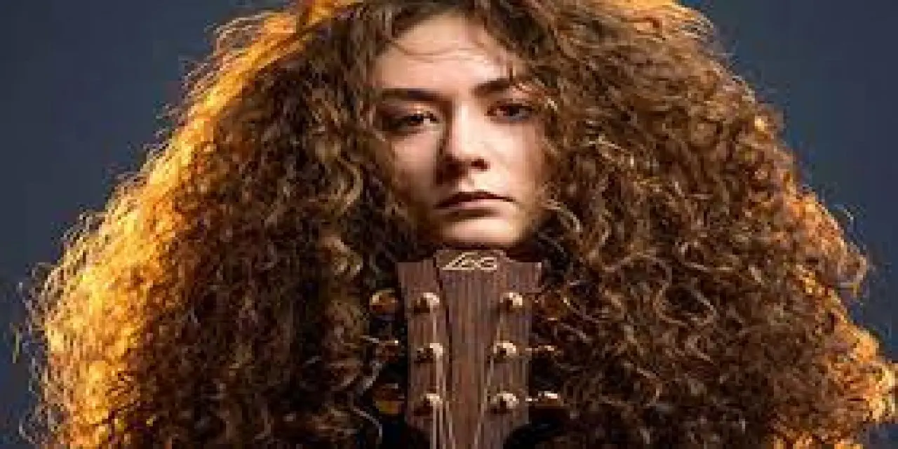 Sena Şener kimdir? Sena Şener nereli ve kaç yaşında? - BiBlog Sena Şener kimdir? Sena Şener nereli ve kaç yaşında? - BiBlog