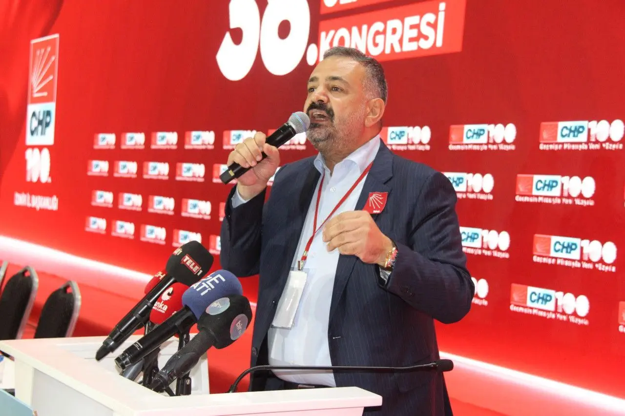 Şenol Aslanoğlu kimdir? İzmir CHP il başkanı Şenol Aslanoğlu kaç ... Şenol Aslanoğlu kimdir? İzmir CHP il başkanı Şenol Aslanoğlu kaç ...
