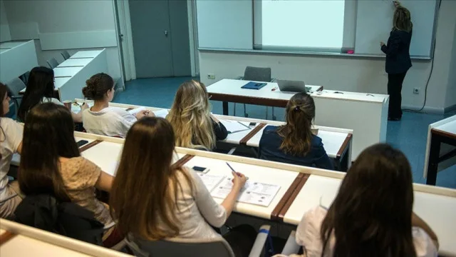 ÜNİVERSİTE KAYITLARI NASIL YAPILIR? Üniversite kayıt için gerekli ... ÜNİVERSİTE KAYITLARI NASIL YAPILIR? Üniversite kayıt için gerekli ...